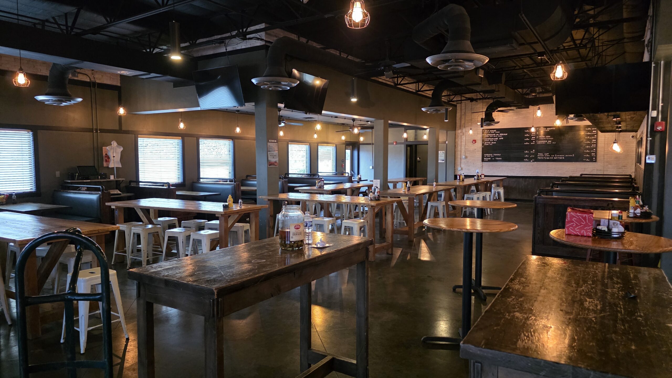 2102 Telshor Ct | Restaurant Ready / Highway Visibility | NAI 1st ...